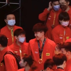 莎头闪耀新加坡 