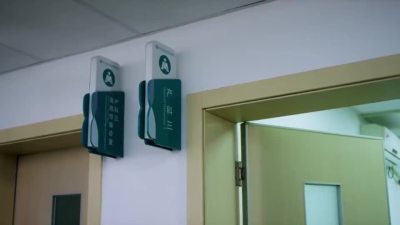 产科男生:产科男医生长得太帅,孕妇们排队等他,老公们看的酸了