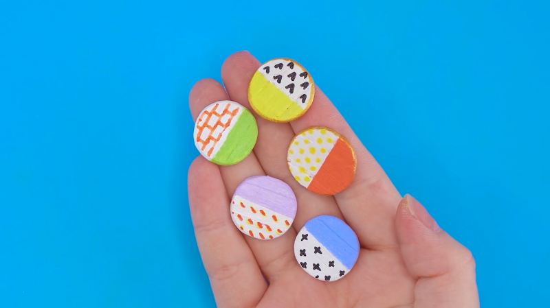 DIY手作,芭比娃娃的迷你装饰木版画