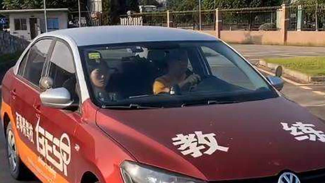 看完这个视频,就能够学会倒车入库!