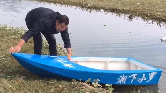 农村小伙脑洞大开DIY玻璃钢钓鱼船,全无保留分享全制作过程