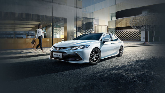 凯美瑞改款中控屏升级为悬浮式设计