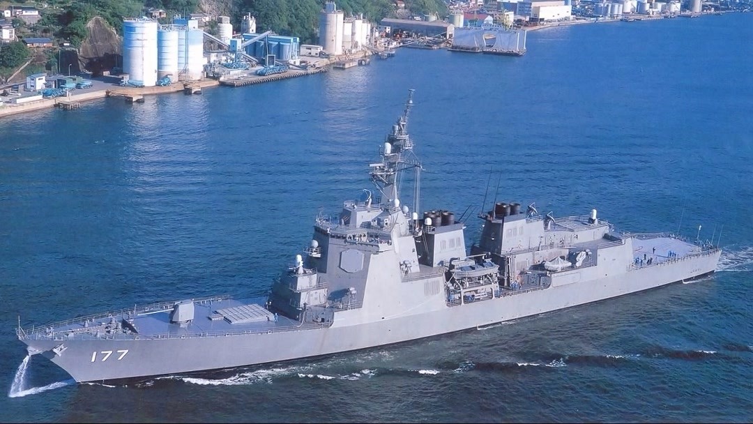 闹出国际笑话!日本军舰不幸撞上中国渔船,一米大洞暴露日本实力