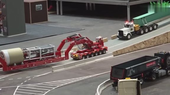 RC遥控斯堪尼亚卡车运输大件