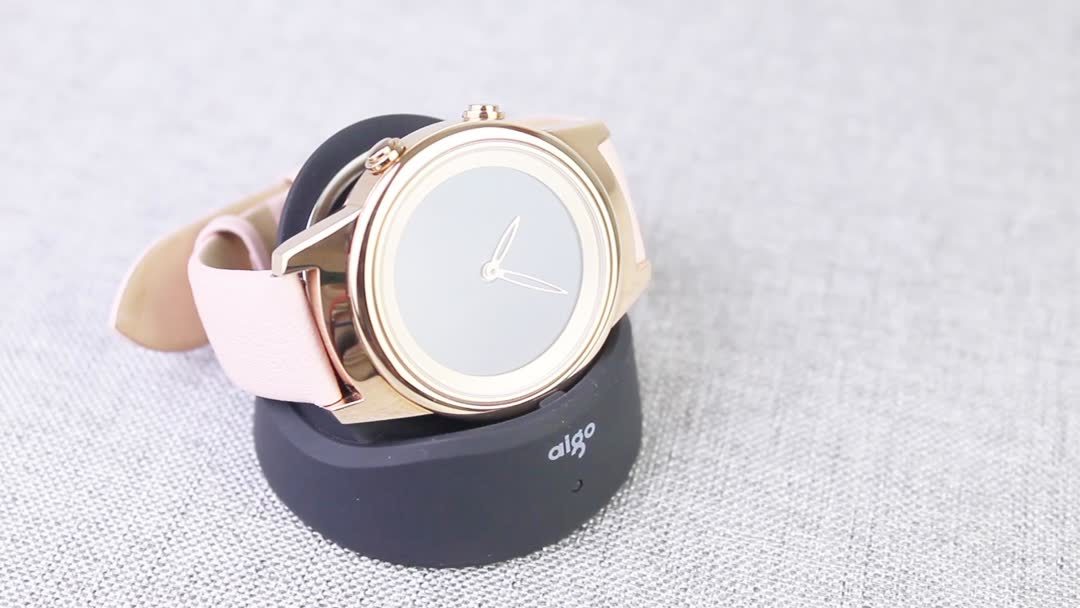 爱国者手表开箱,实体表针与智能显示屏结合,网友:秒杀iwatch?