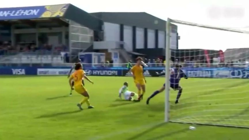 心碎,中国女足无缘八强,铿锵玫瑰们难以接受被绝平,哭成了泪人