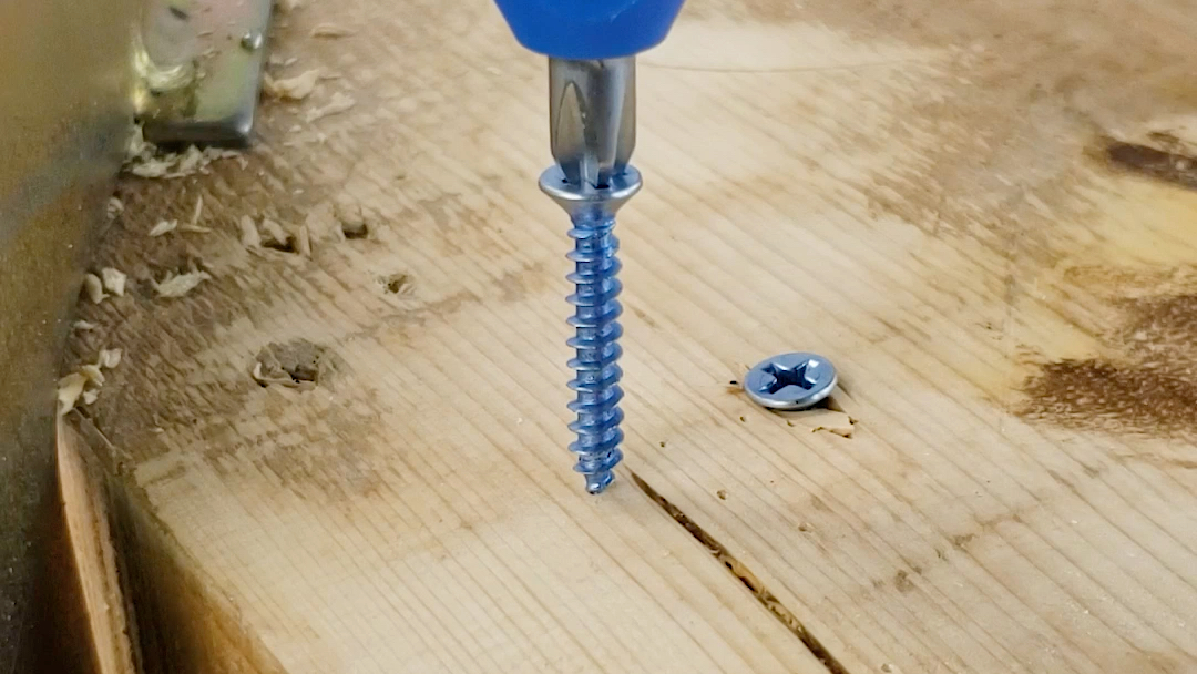 升级款批头磁圈,不仅可以加磁,还可以消磁,批头和螺丝刀均可用!