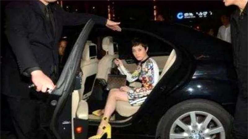 继范冰冰后,又一对模范夫妻被爆偷税漏税,网友愤怒:一查到底!