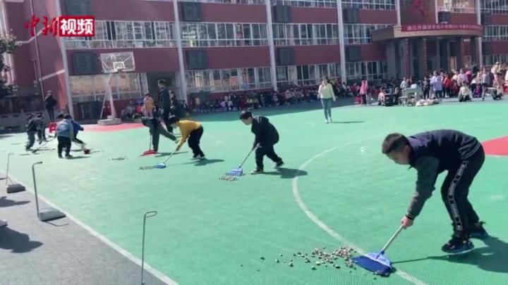 剥大蒜刮土豆穿针线 湖北一学校开展“花式”劳动教育