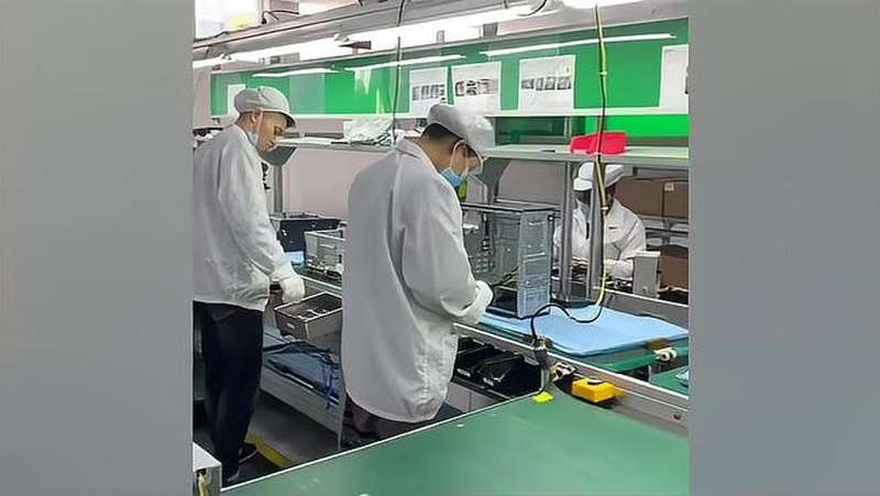 两千余个零件焊接全部自动化,最小不到1毫米,电脑“心脏”这样制造