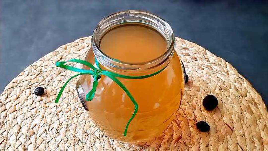 炎炎夏日喝什么既解暑又健康?用乌梅和3种食材煮水,简单实用