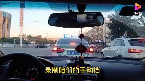 新手上路开车,手动挡起步记住2步,起步快速不熄火