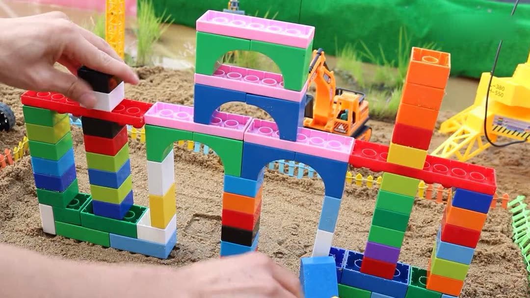 用积木搭建城堡