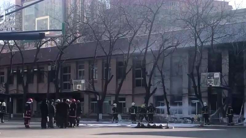北京交通大学实验室爆炸致三名学生死亡,事发地弥漫刺鼻气味
