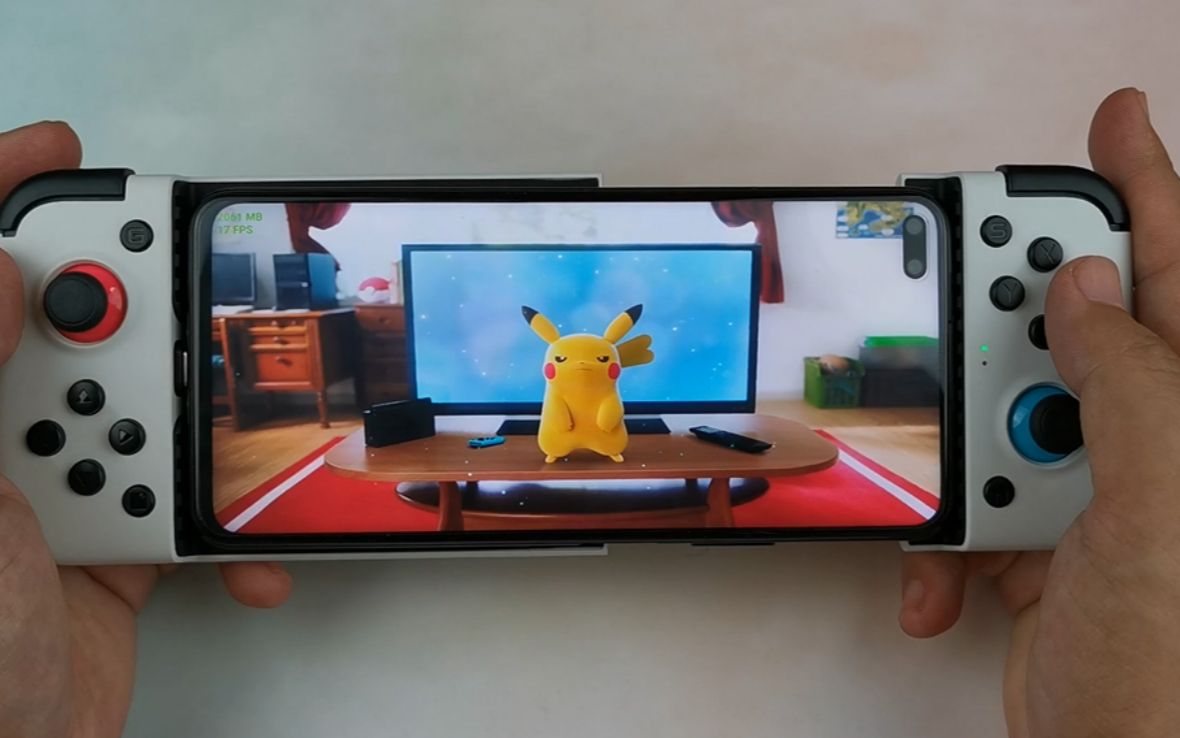 熊小白玩数码:测试一下麒麟990手机,用小鸡X2手柄玩蛋蛋模拟器