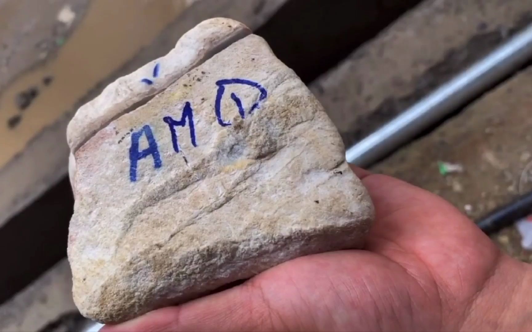 玻璃种翡翠我来啦,有没有机会呢?