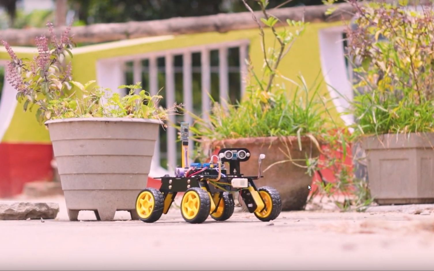 基于开源硬件Arduino自制声控车