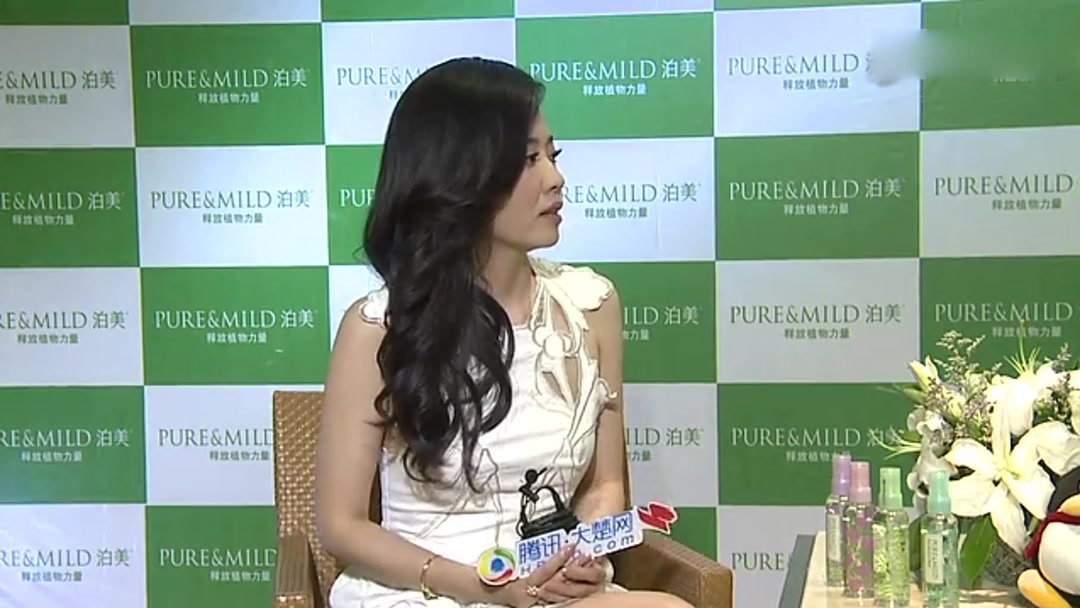 张靓颖来汉代言护肤品 坦言自己的美容小秘密