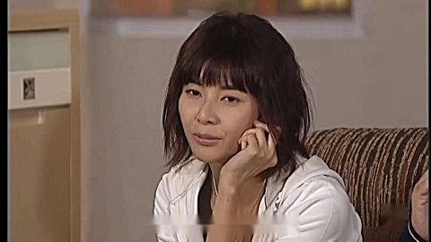 ...警察说出了想法 神秘人用案件勒索法医,传了他和死者打架的照片,...