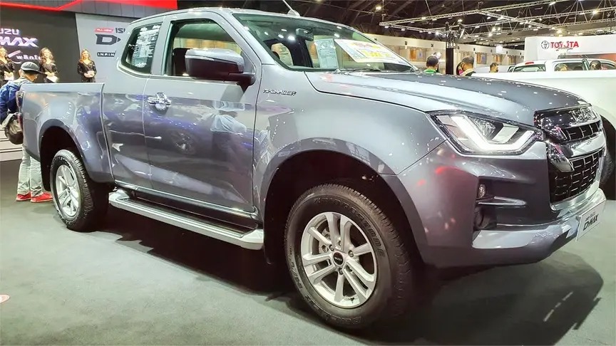 高清实拍五十铃DMAX,实车太霸气了