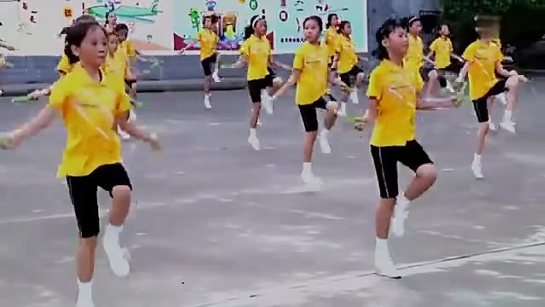 华湘学校学生花样跳绳表演