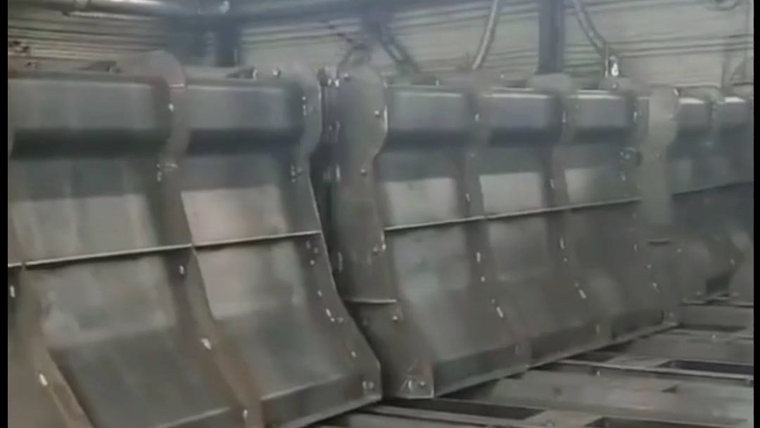 鑫译德 交通隔离墩钢模具 公路水泥隔离墩模具制作