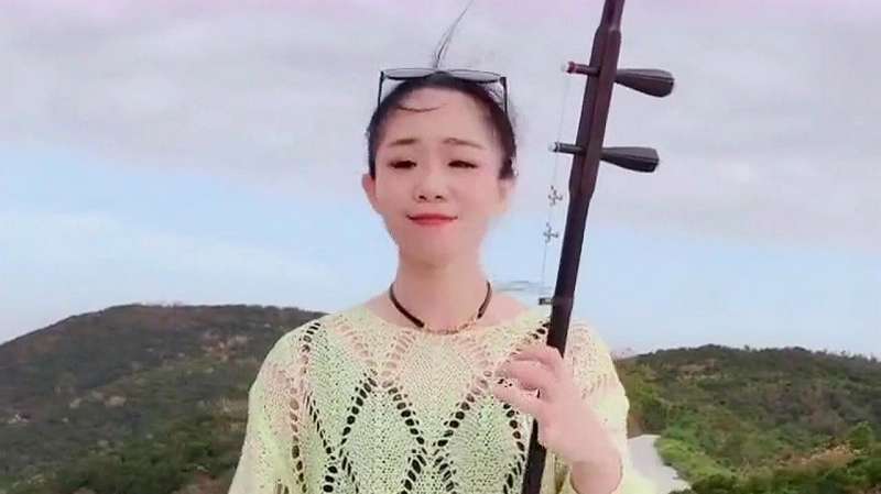 二胡演奏《挡不住的思念》这样的旋律太凄凉,让人落泪!