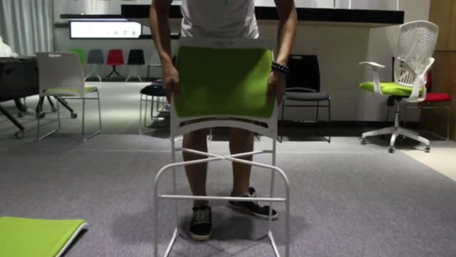 简约会议椅高清安装视频,快来学一下吧