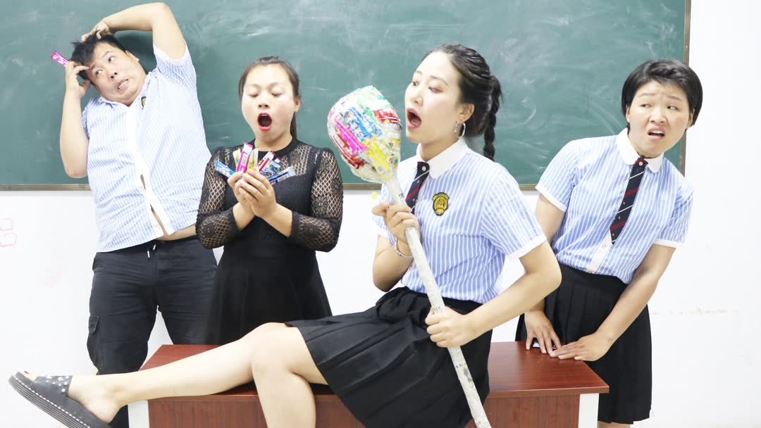 老师用吃棒棒糖决定学生分数,结果全班都考了0分,这是啥情况?