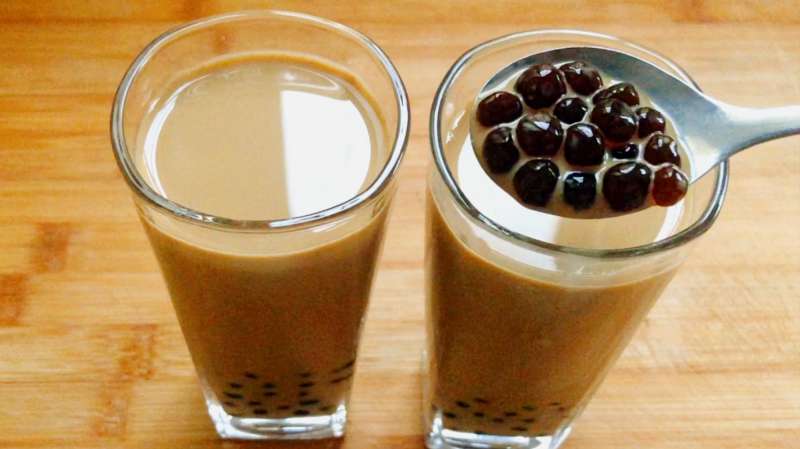 教你制作最正宗珍珠奶茶,步骤简单,茶香浓郁,无任何添加剂