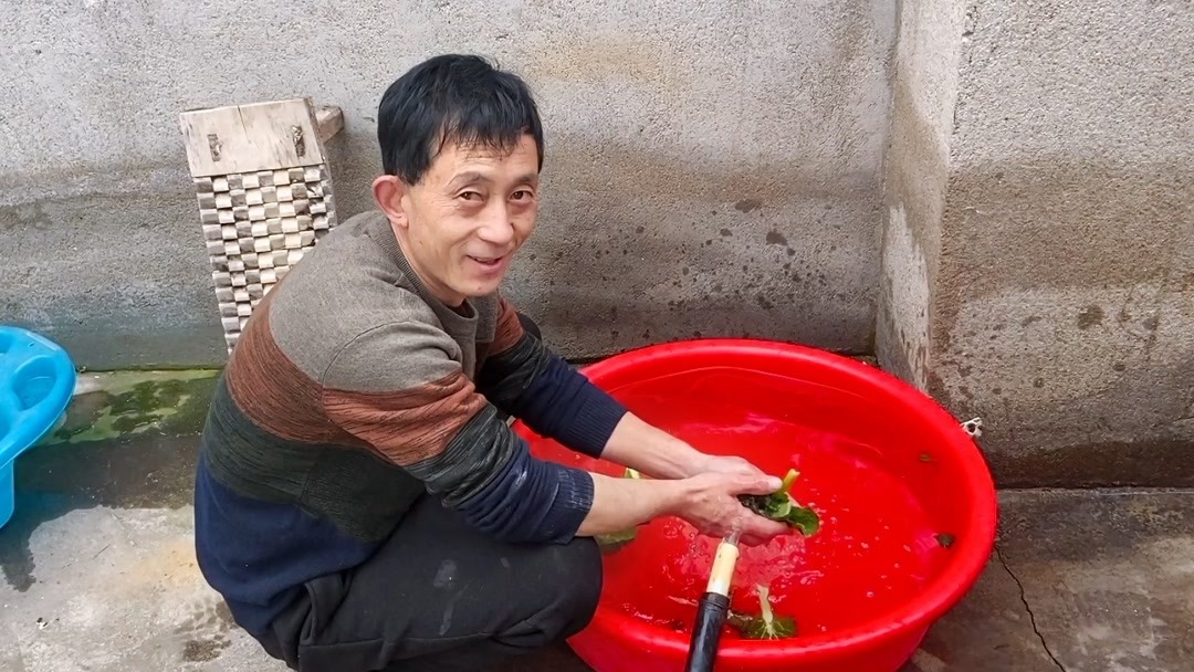 农村3个孩子妈妈大姨妈推迟20天,老公高兴坏了,媳妇发愁了