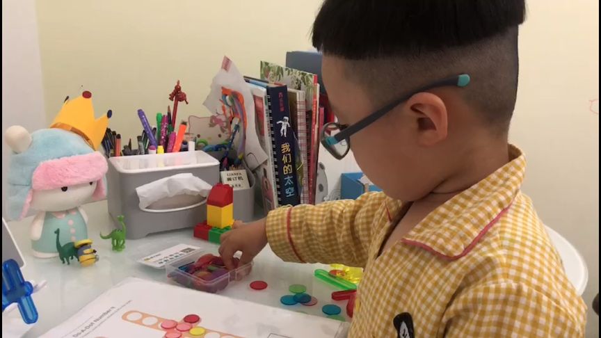 再不陪你 你是不是就长大了