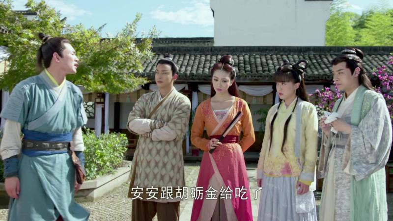 他们发现小松子传递信息的鸽子,以为他是叛徒,不料还把他赶走了