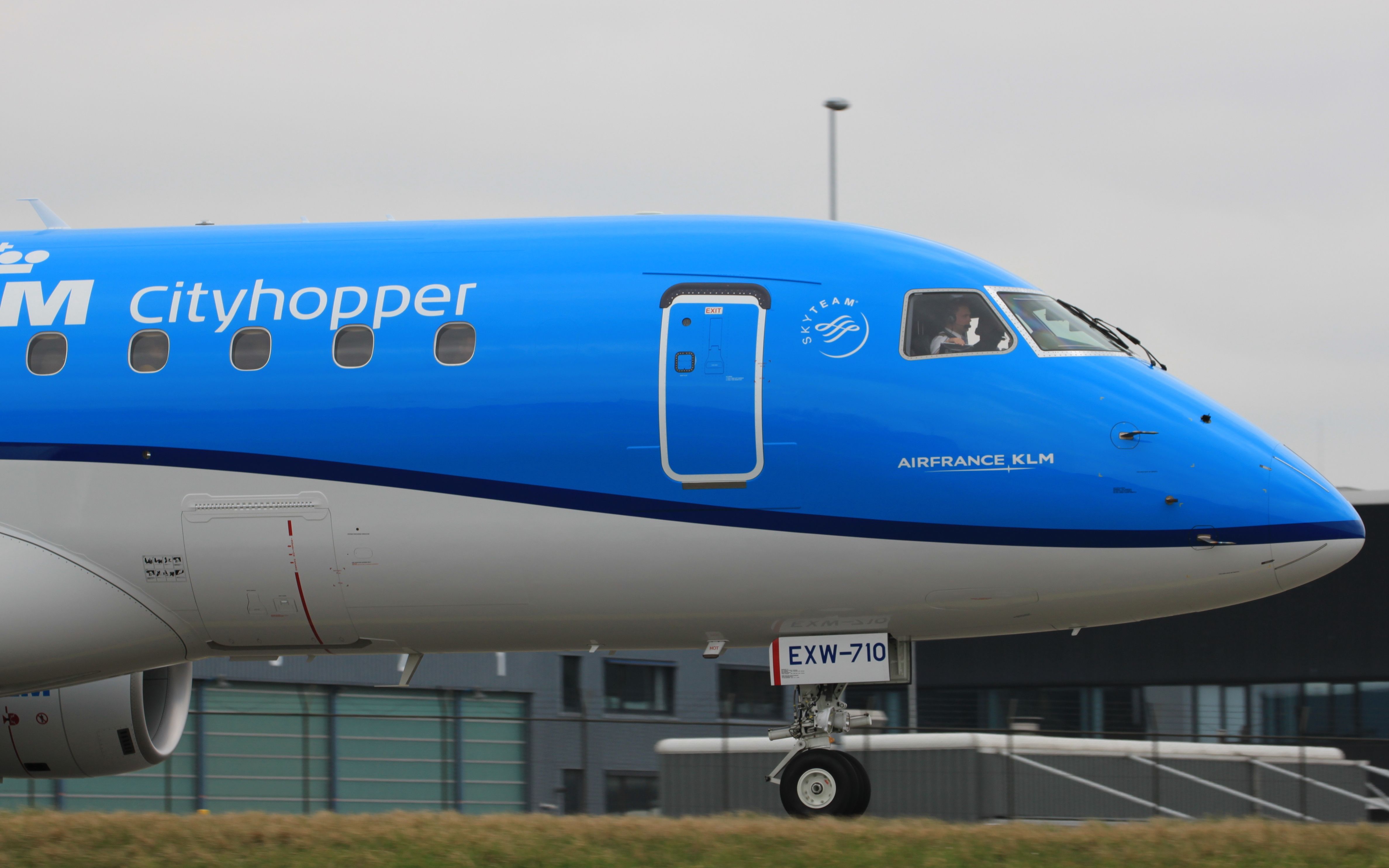 荷兰皇家航空KL1810 德累斯顿-阿姆斯特丹 巴航工业E-175飞行记录