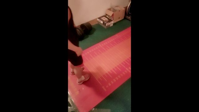 女儿立定跳远去年下半年运动会1.59米,到现在1.84米