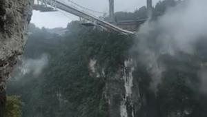 来到湖南的张家界真的像走入了仙境一般的美