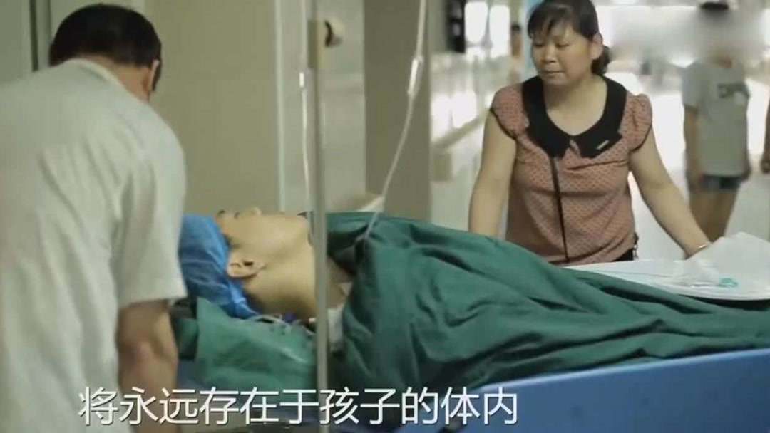 57岁母亲捐肾救子,母爱拯救了这个家庭,一家人开始了新的生活