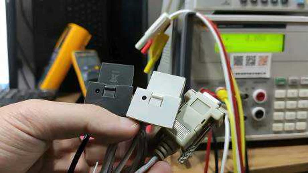 二,FLUKE福禄克101kit万用表和优利德UT61B+对比检测