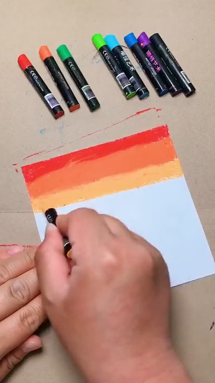 家里的画框又要更新内容了,拿起油画棒随手画一个,真的很简单 十万个...