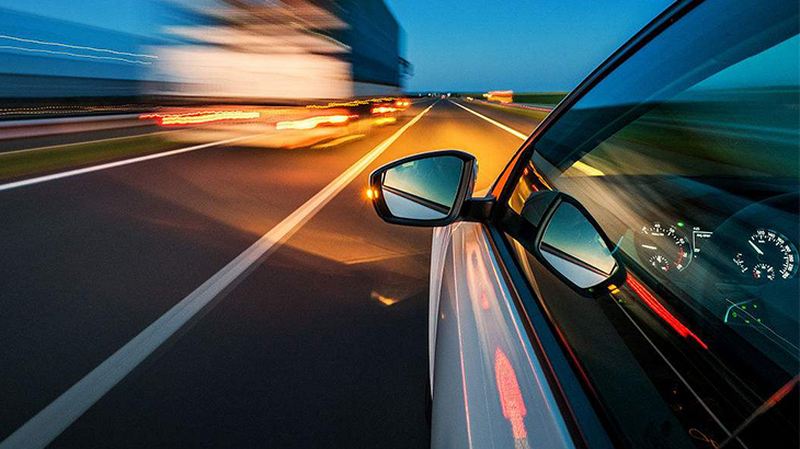 奔驰定速巡航失控引争议!汽车的各种智能辅助技术真的好吗?