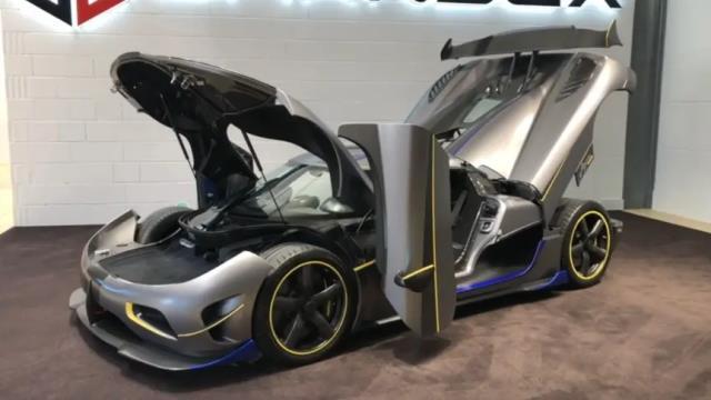 柯尼塞格AgeraRS,打开车门和引擎盖,才知道啥叫霸气