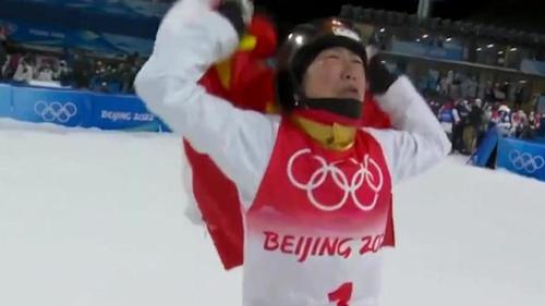 徐梦桃夺冠后怒吼:同志们我们赢啦