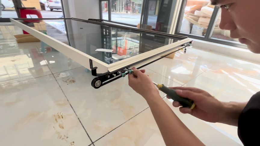 16极窄三联动推拉门安装视频,每个细节都很详细,通俗易懂的方法