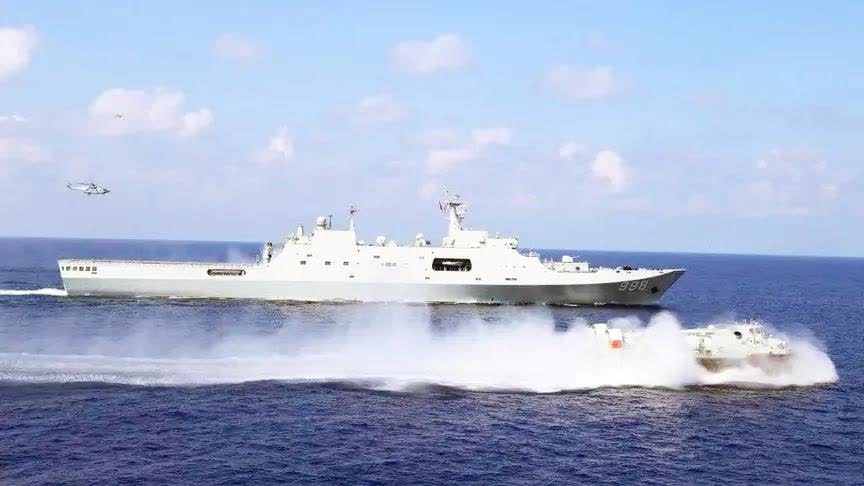 中国海军又要“下饺子”?万吨战舰改进版曝光,战力提升一大步