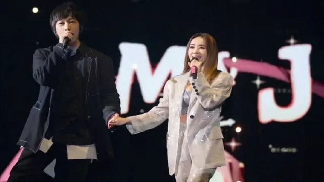 阿信蔡依林牵手搂腰互动甜蜜,官宣“嫁给我”?台下三百万人酸透