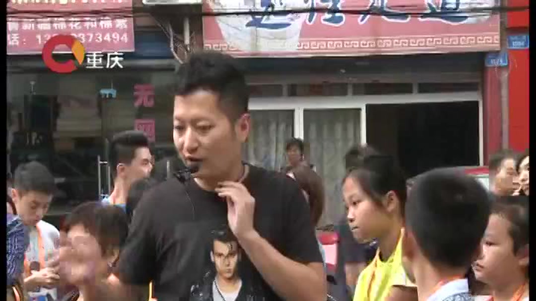 [直播重庆午新闻]小记者体验环卫工作 倡议大家爱护环境
