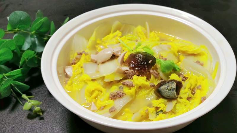 上汤娃娃菜做法简单,娃娃菜口感清甜,加上上汤的鲜既营养又美味