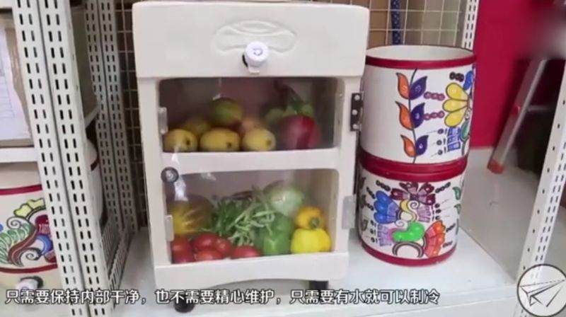 印度这个小哥真是不简单,自制冰箱还不用电,每天放点水就可以了