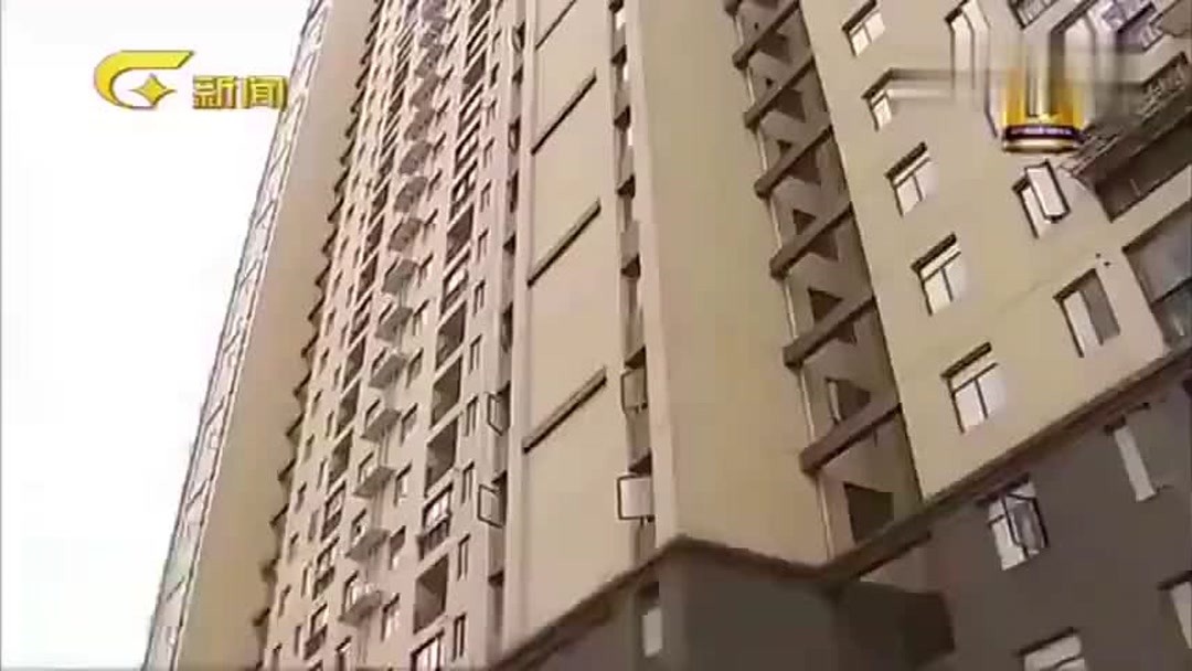 大妈带狗坐电梯,不料竟将婴儿当场咬死,监控记录全程