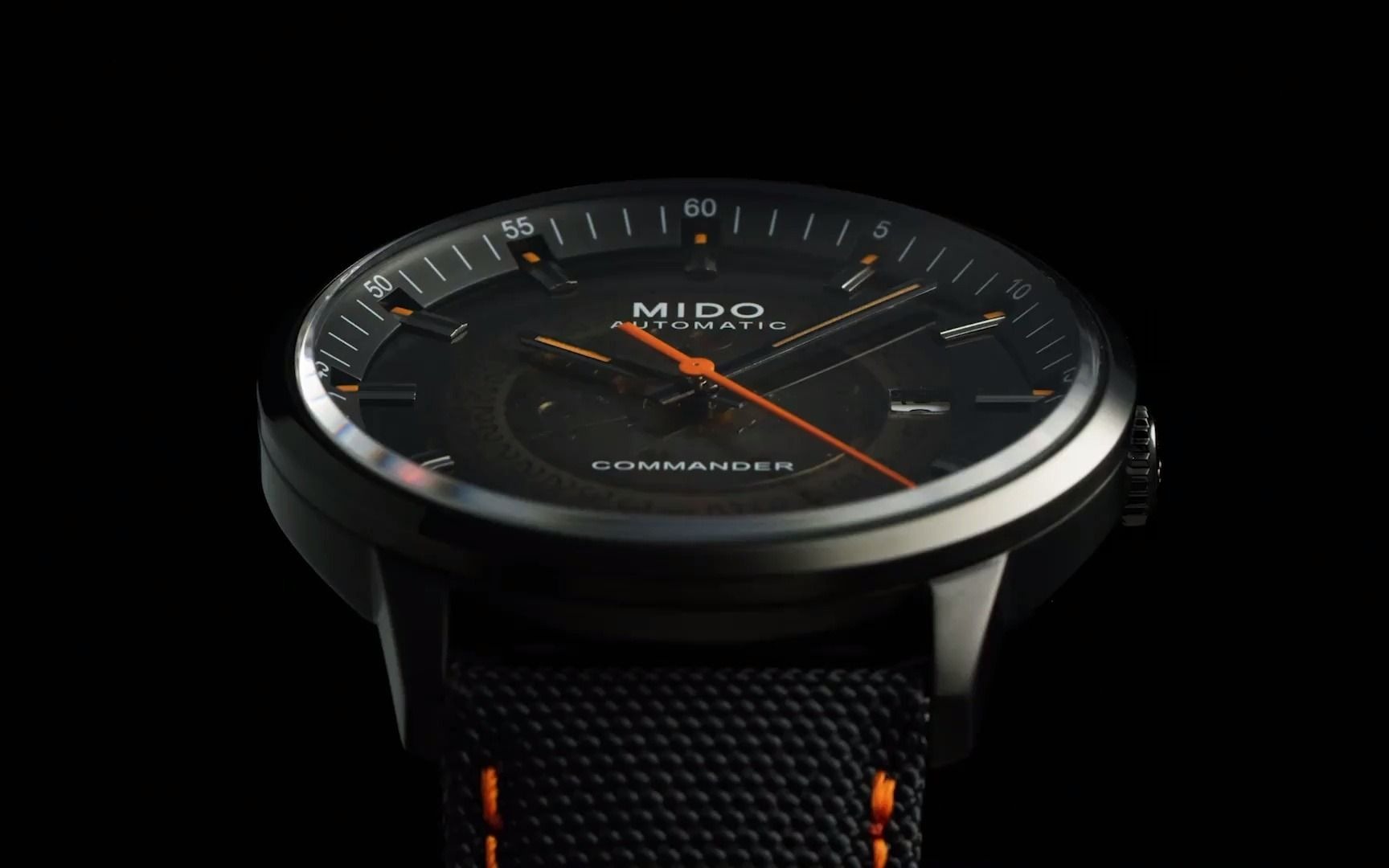 全球男士手表品牌排行榜推荐丨万元美度指挥官系列渐变半透款机械腕表